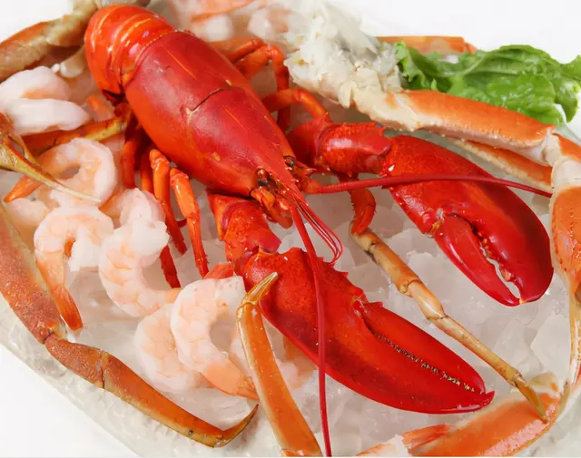 Ningxia woman spent 128 yuan on seafood buffet, so she took a large ...