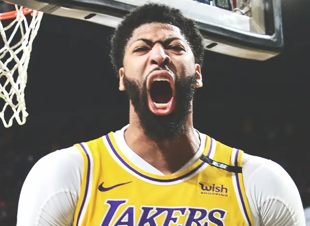 When the thick eyebrows hit 30 points and 10 rebounds in a row, you ...