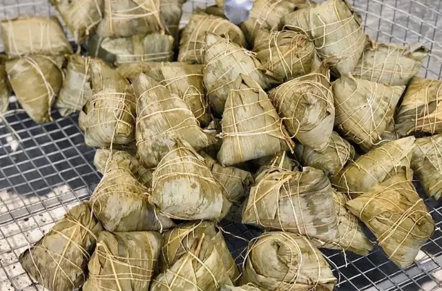 Known as the most delicious zongzi in Suzhou, the big meat zongzi is a ...