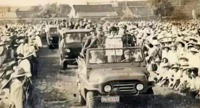 On July 24, 1977, in a car in Rudong County, Nantong City, Jiangsu ...
