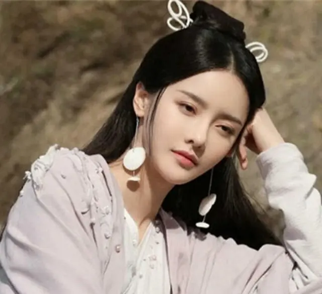 Zhen Mi, the goddess of the Three Kingdoms, was buried by her husband ...