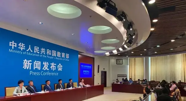 The "Compulsory Education Curriculum Plan and Curriculum Standards" is ...