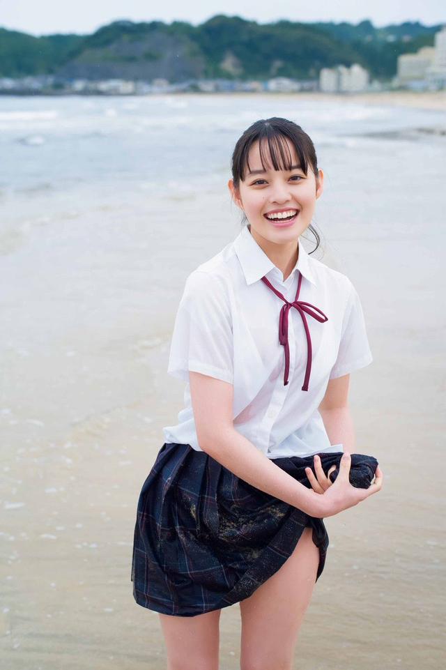 Magazine model Airi Furuta, released the red bikini photo "Summer Love ...